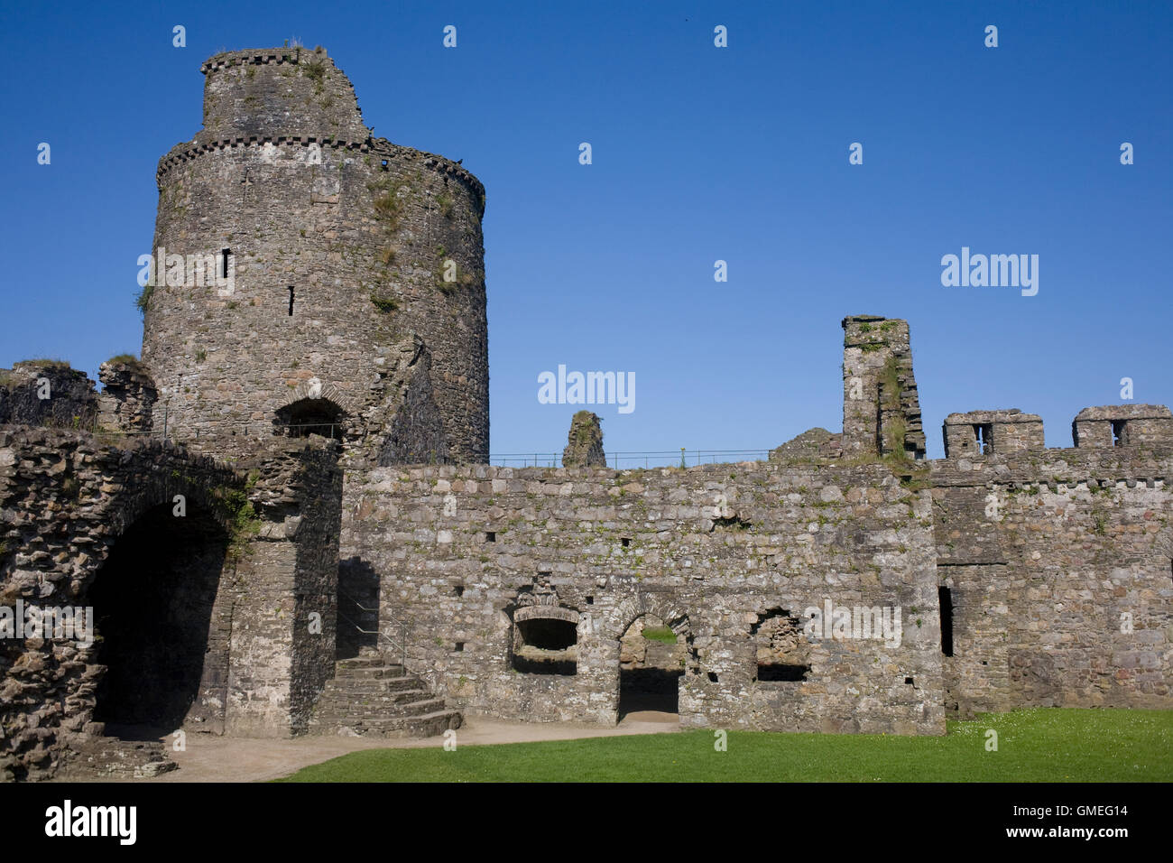 Kidwelly castle in summer hi-res stock photography and images - Alamy