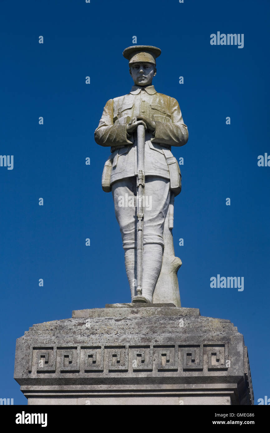 Uniformed soldier statue hi-res stock photography and images - Alamy