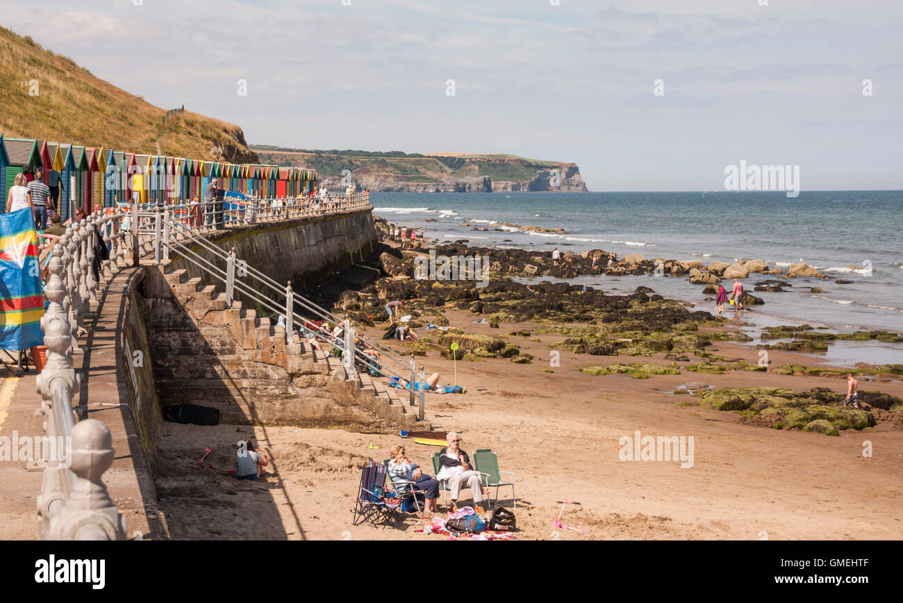 Whitby cliffs hi-res stock photography and images - Alamy