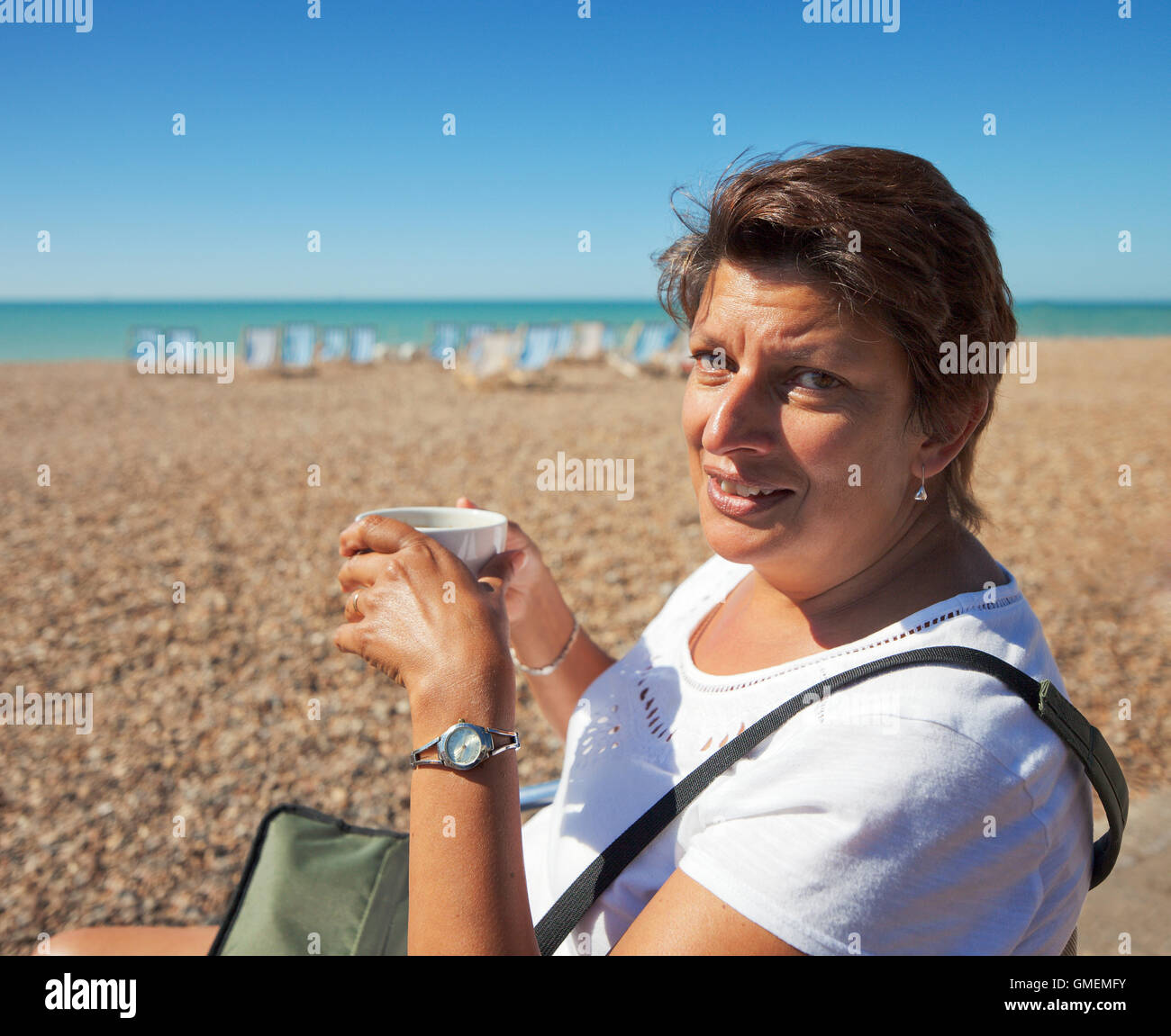 Middle age woman beach hi-res stock photography and images - Alamy