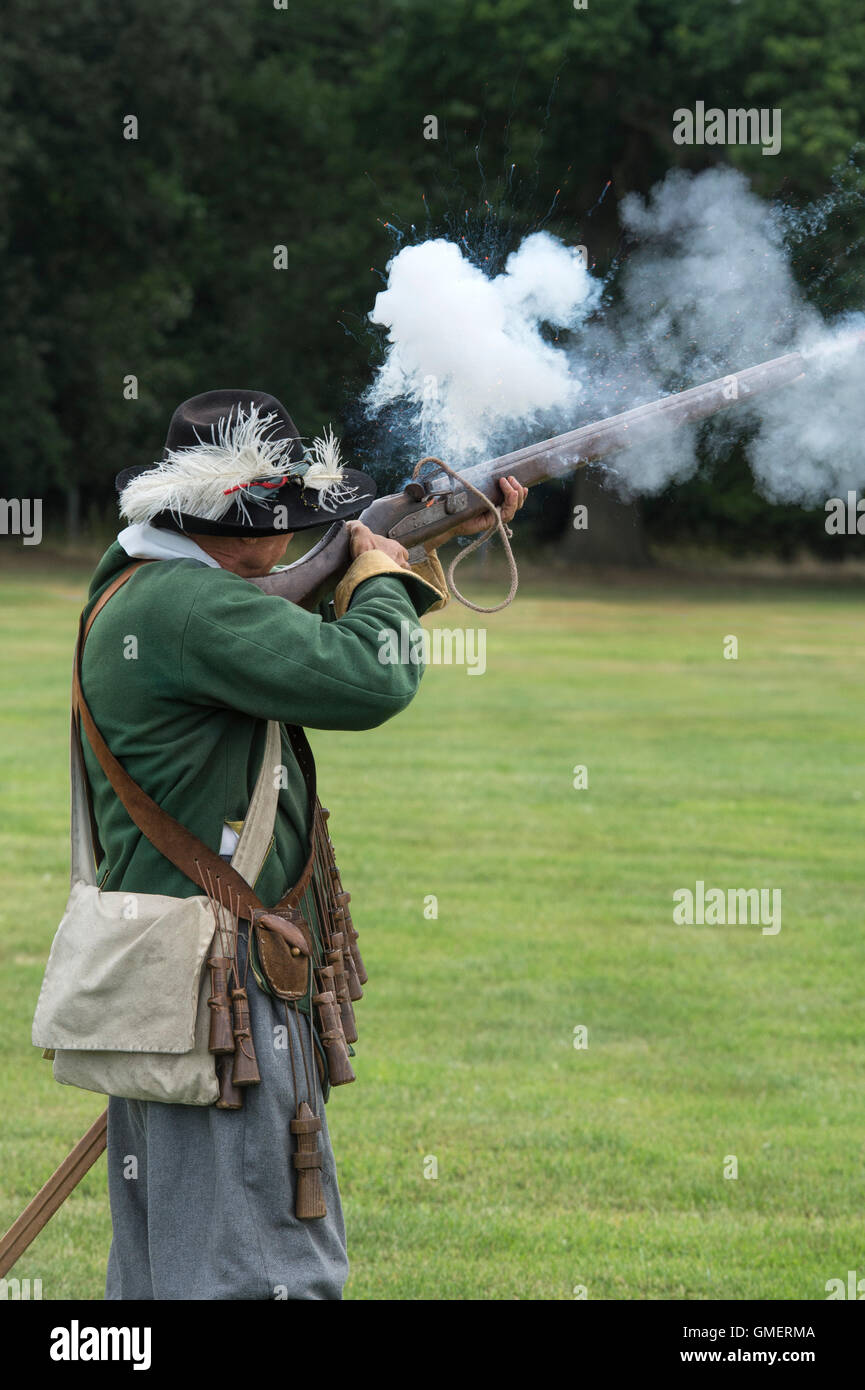 English civil war soldier firing musket hi-res stock photography and ...