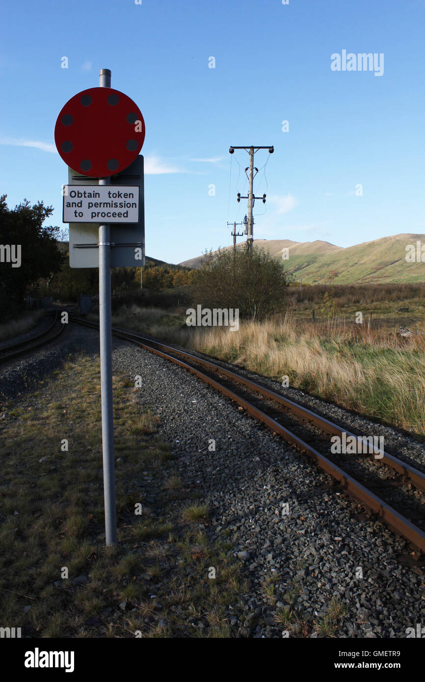 North wales blue sky train track hi-res stock photography and images ...