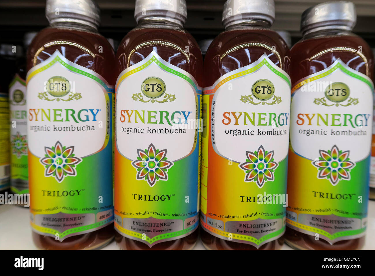 Grocery store shelves tea hi-res stock photography and images - Alamy