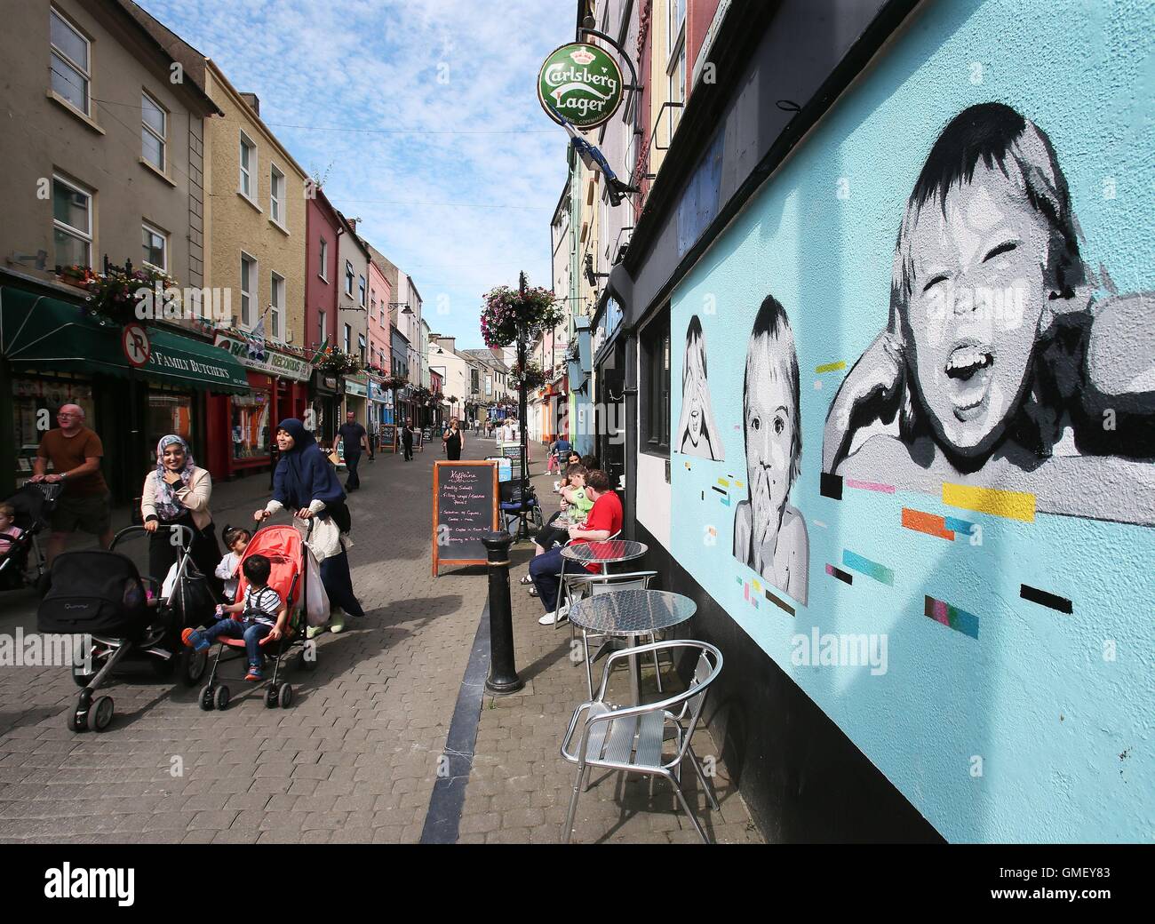 Forms part waterford walls graffiti hi-res stock photography and images ...