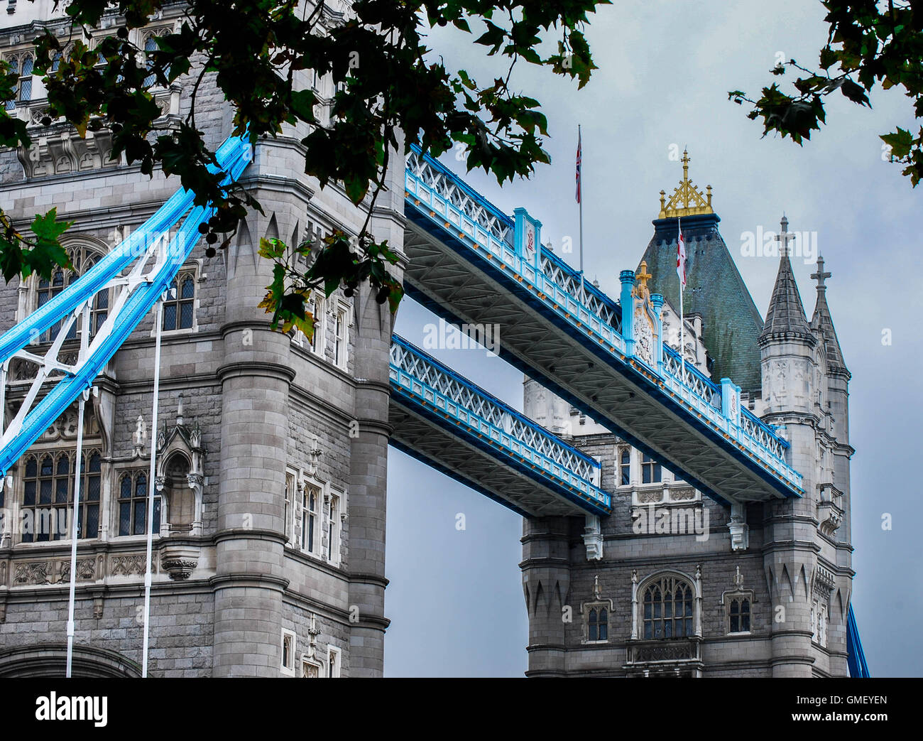 Dark place under a bridge hi-res stock photography and images - Alamy