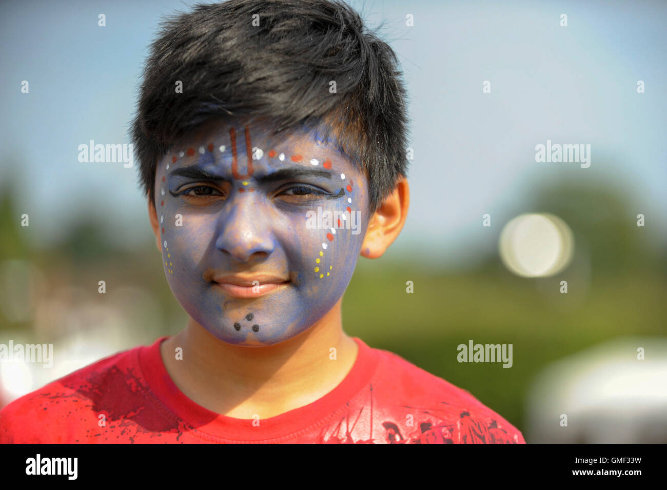 Blue facepaint hi-res stock photography and images - Alamy