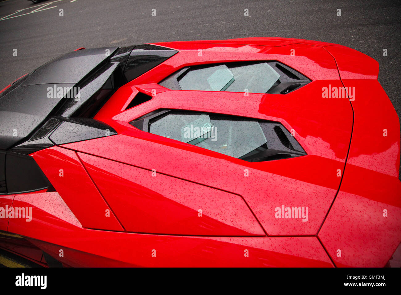 Knightsbridge, London, UK, 25 Aug 2016 - Lamborghini with UAEAD licence ...