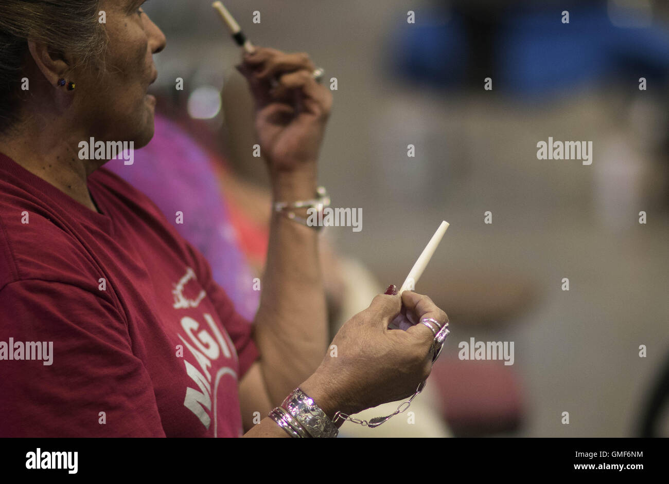 Elgin, Florida, USA. 8th Aug, 2016. a woman displays the Ã¢â‚¬Å“bonesÃ ...