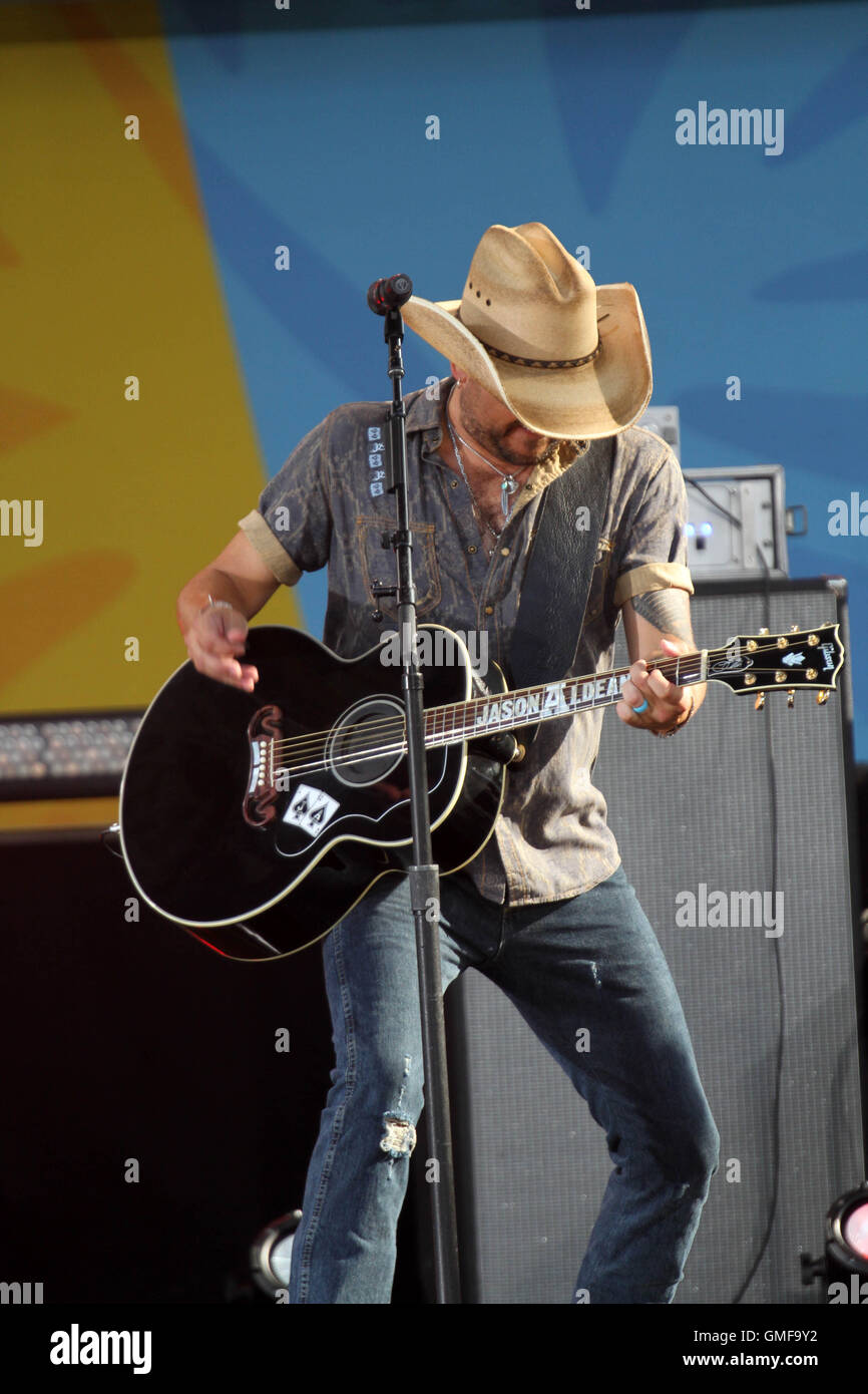 New York, New York, USA. 25th Aug, 2016. Jason Aldean performs for The ...