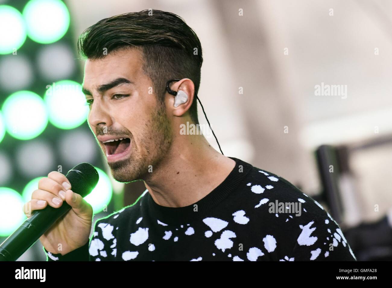 New York, NY, USA. 26th Aug, 2016. Joe Jonas on stage for NBC Today ...