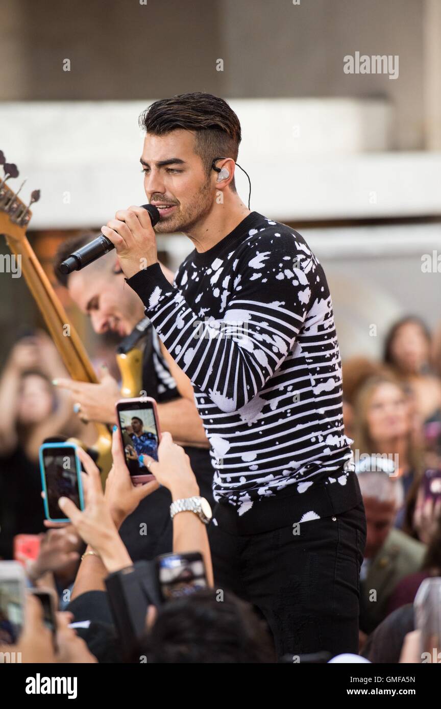 New York, NY, USA. 26th Aug, 2016. Joe Jonas on stage for NBC Today ...