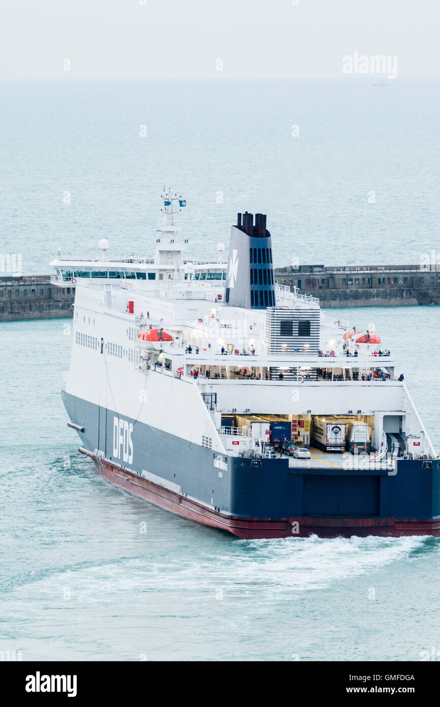 Dover harbour dfds ferry hi-res stock photography and images - Alamy