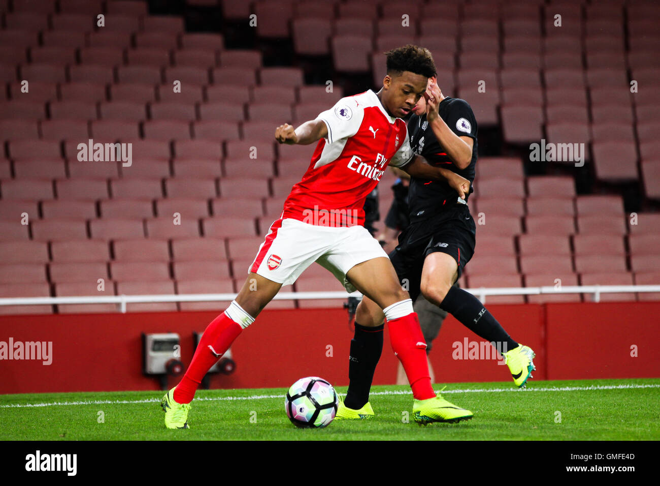 Chuba akpom arsenal hi-res stock photography and images - Alamy