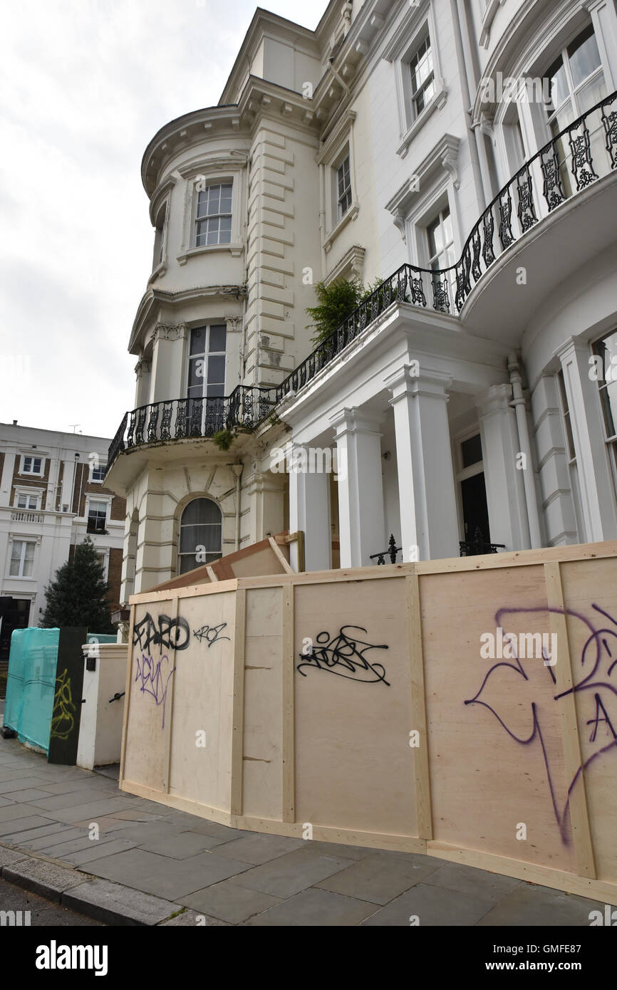 Westbourne Grove, Notting Hill, London, UK. 27th Aug, 2016. Properties ...
