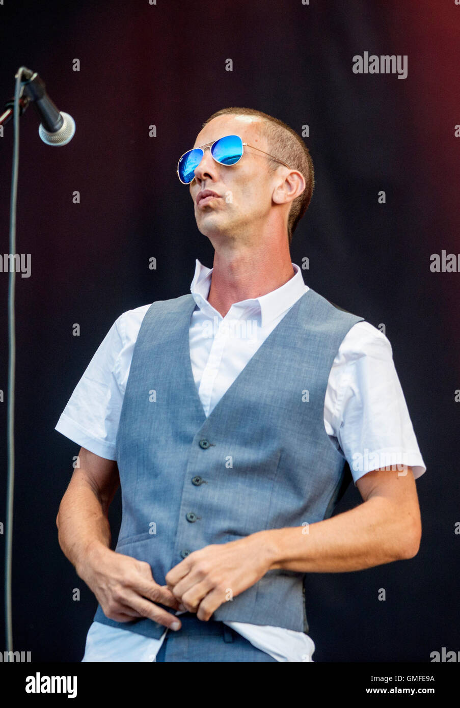 Richard ashcroft singer hi-res stock photography and images - Alamy