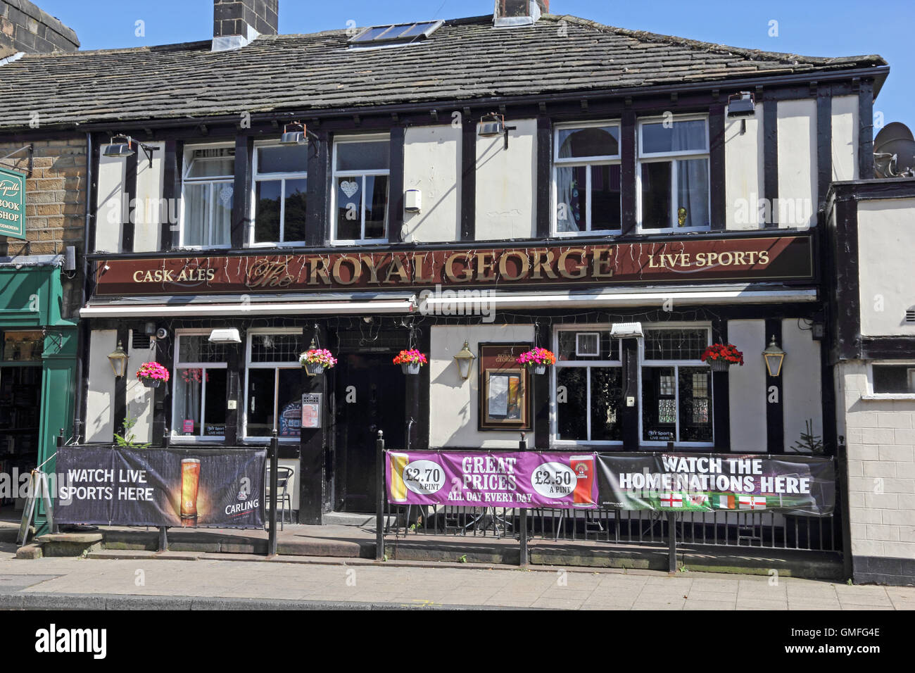 Royal george pub hi-res stock photography and images - Alamy