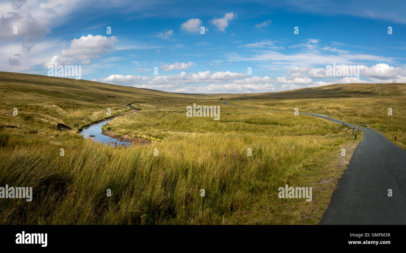 Looking up towards Tan Hill from near West Stonesdale, Yorkshire Dales ...