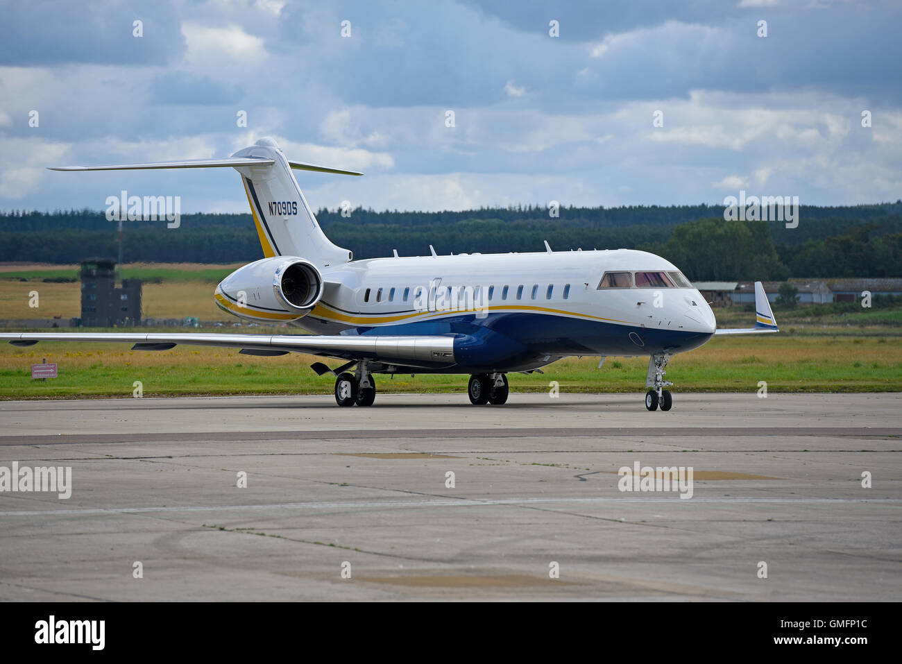 Bombardier BD-700-1A10 Global Express XRS Serial Registration - N709DS ...