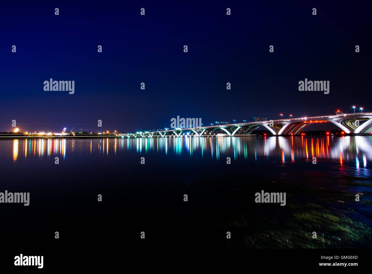 Woodrow Wilson Memorial Bridge at Night With Reflection off The Potomac ...
