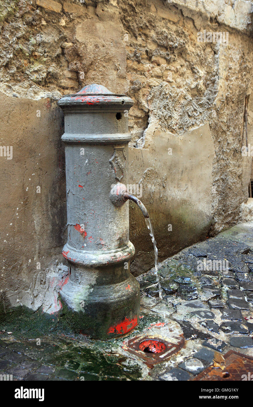 Antique water pump hi-res stock photography and images - Alamy