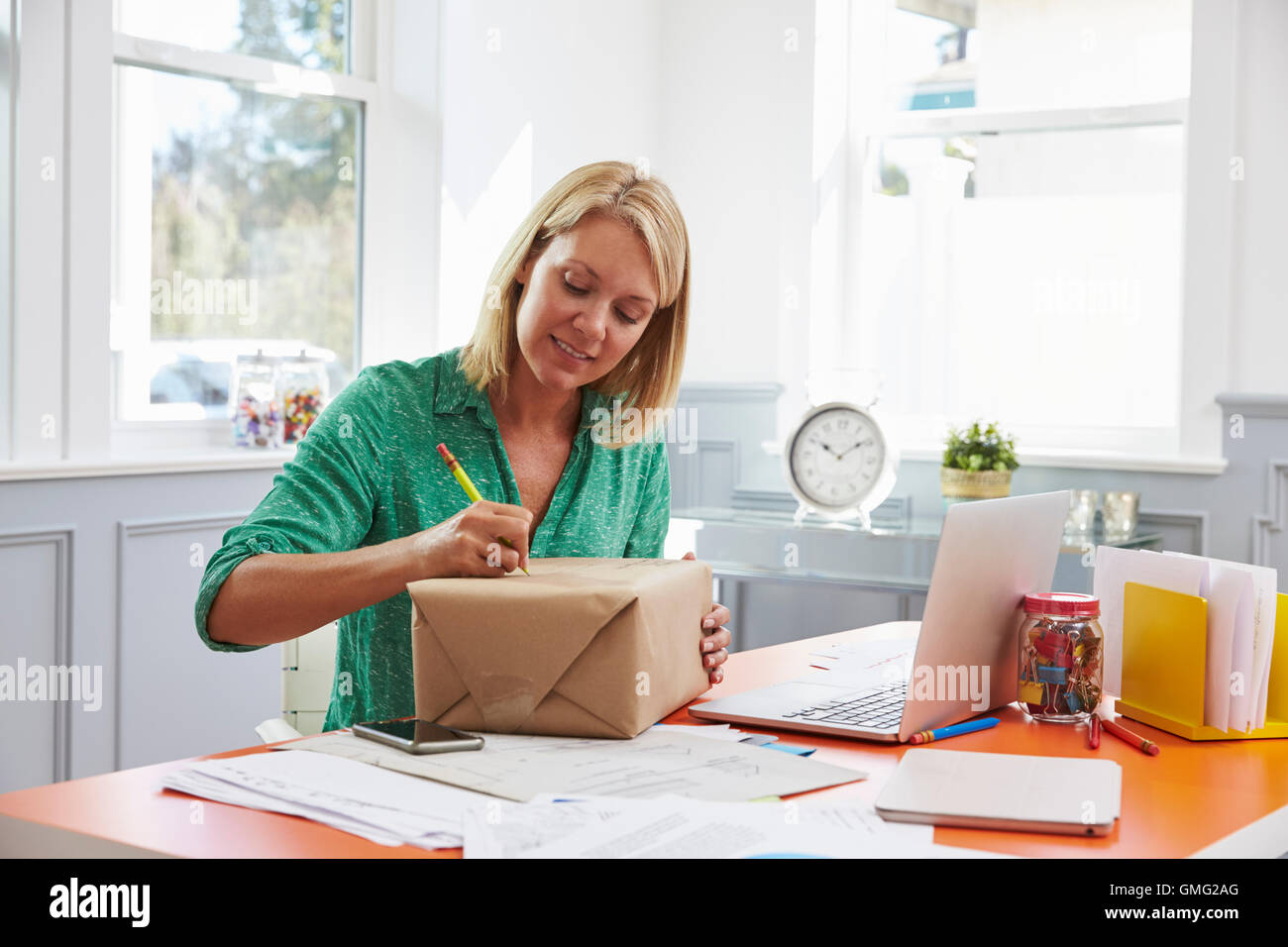 Mailing address hi-res stock photography and images - Alamy