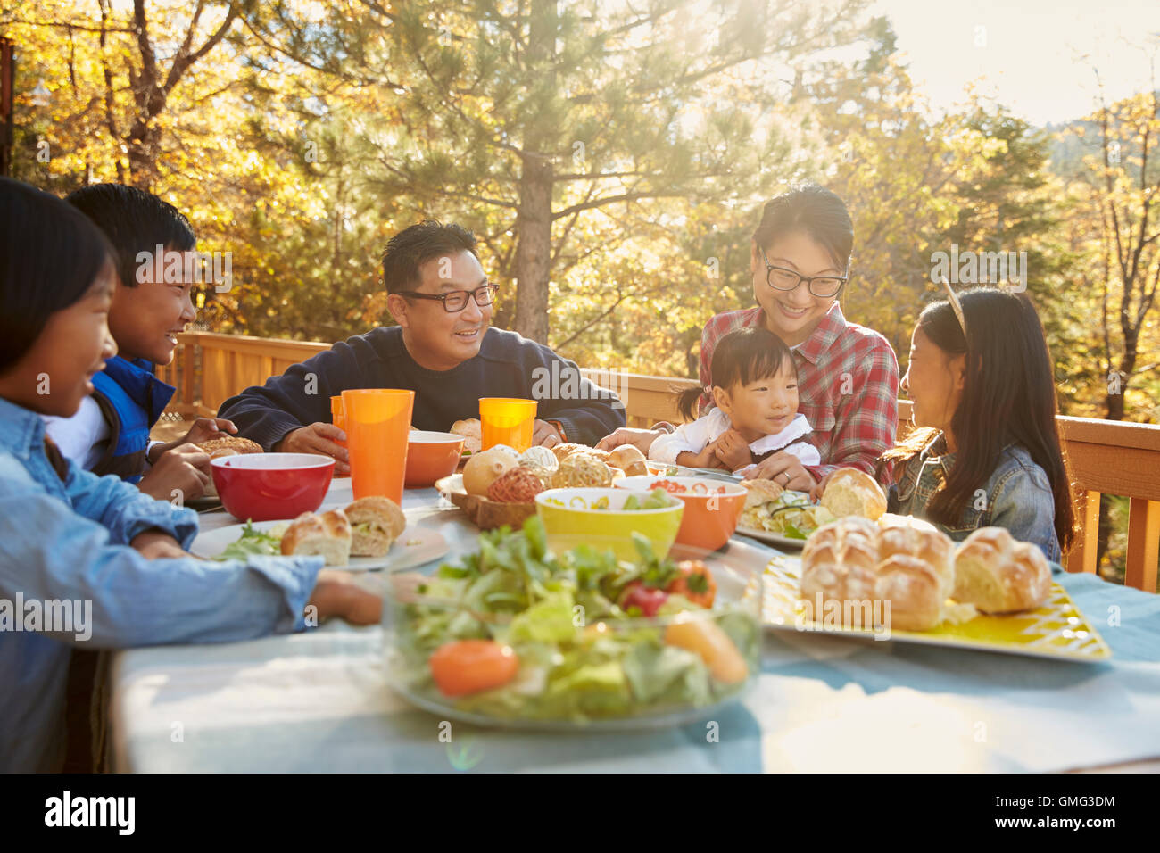Family having lunch outside hi-res stock photography and images - Alamy