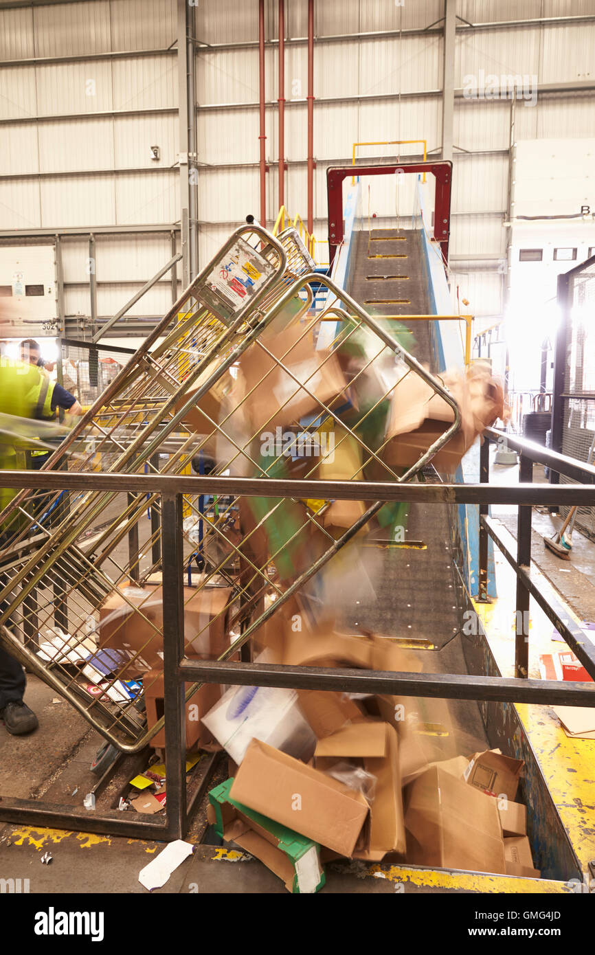 Recycling cage hi-res stock photography and images - Alamy