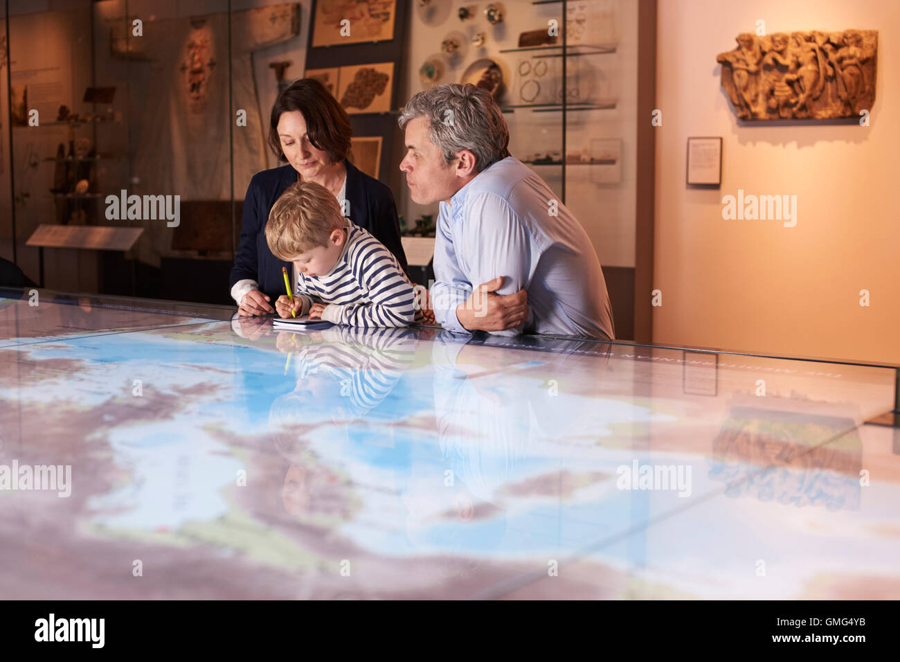 Child map museum hi-res stock photography and images - Alamy