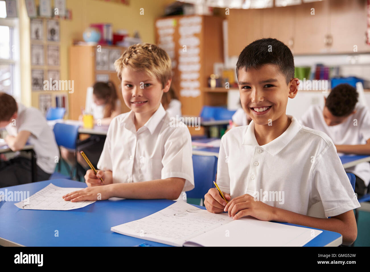 Two schoolboys hi-res stock photography and images - Alamy