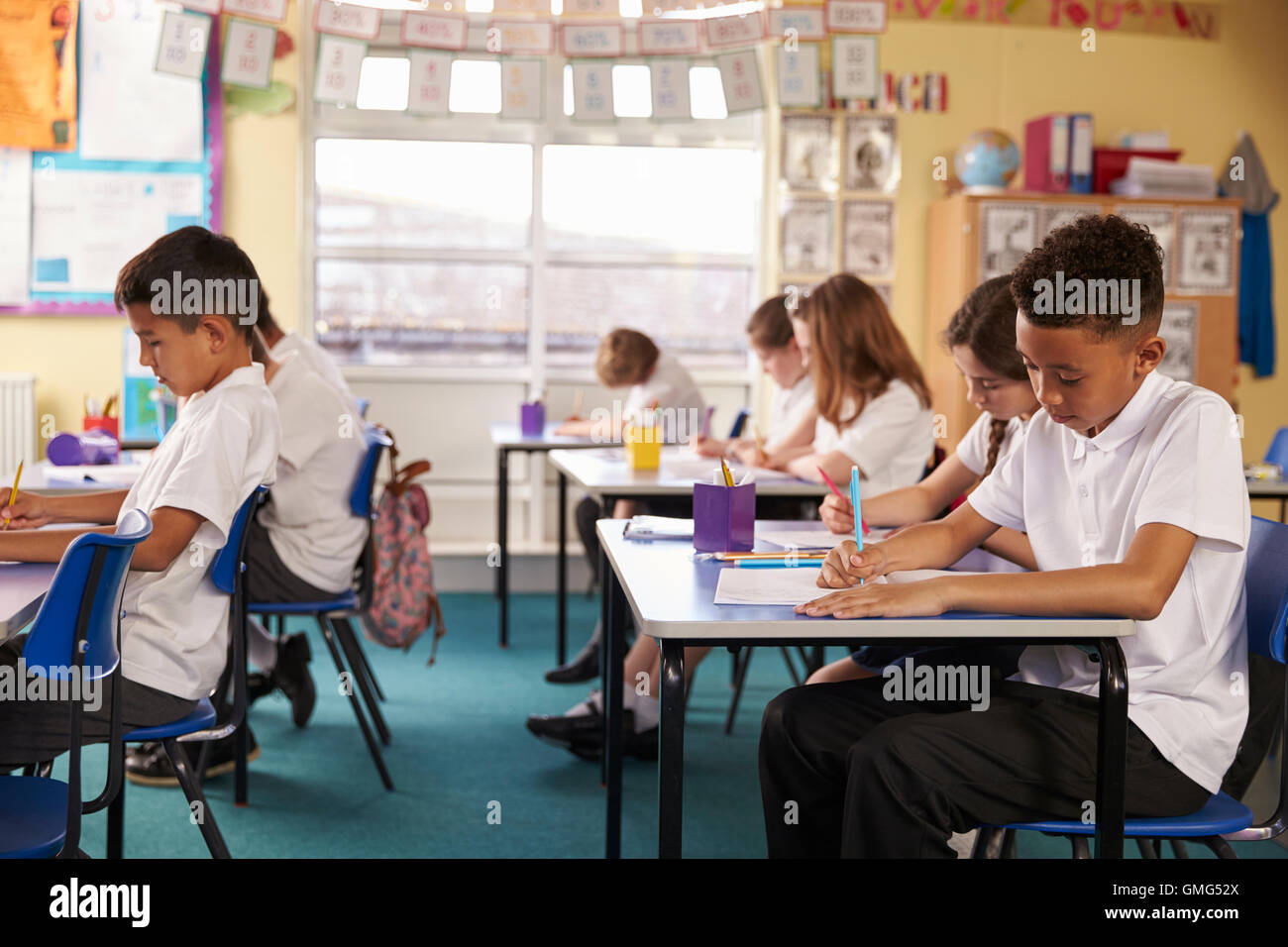 Primary school classroom hi-res stock photography and images - Alamy