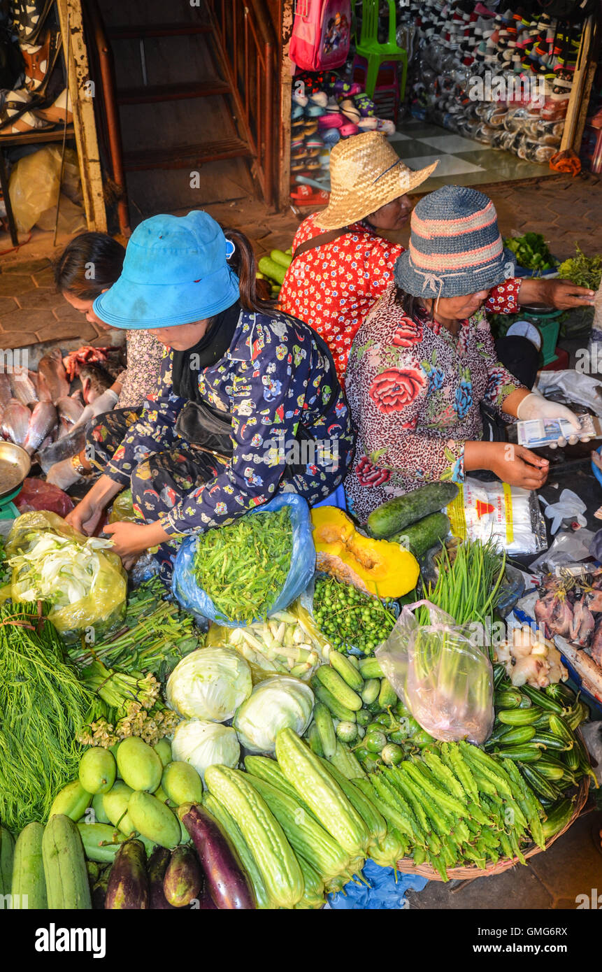 Siem Reap food market, Cambodia. September 5, 2015 Stock Photo - Alamy