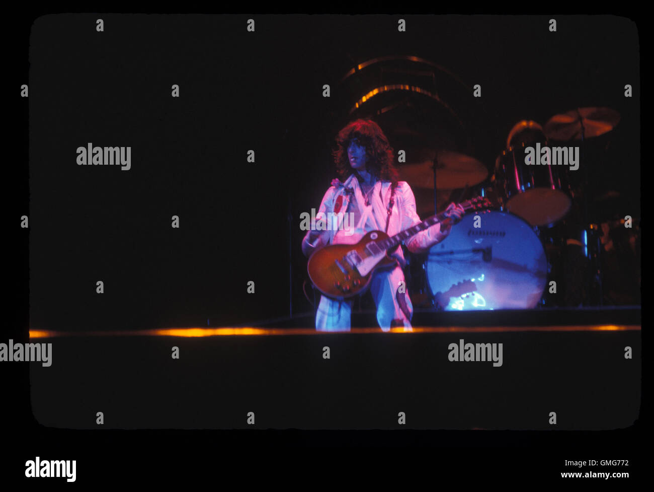 Led zeppelin 1977 hi-res stock photography and images - Alamy