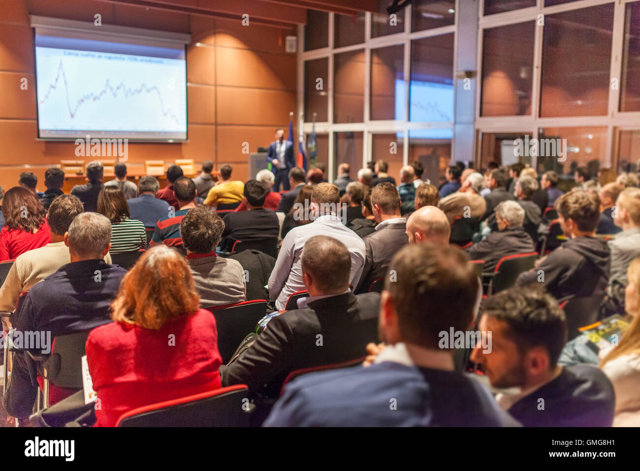 Speaker giving talk meeting hi-res stock photography and images - Alamy