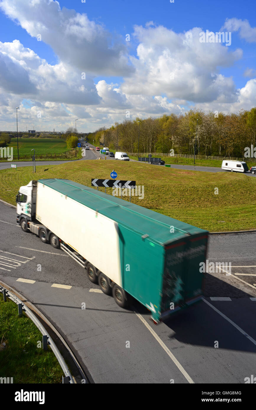Truck roundabout hi-res stock photography and images - Alamy
