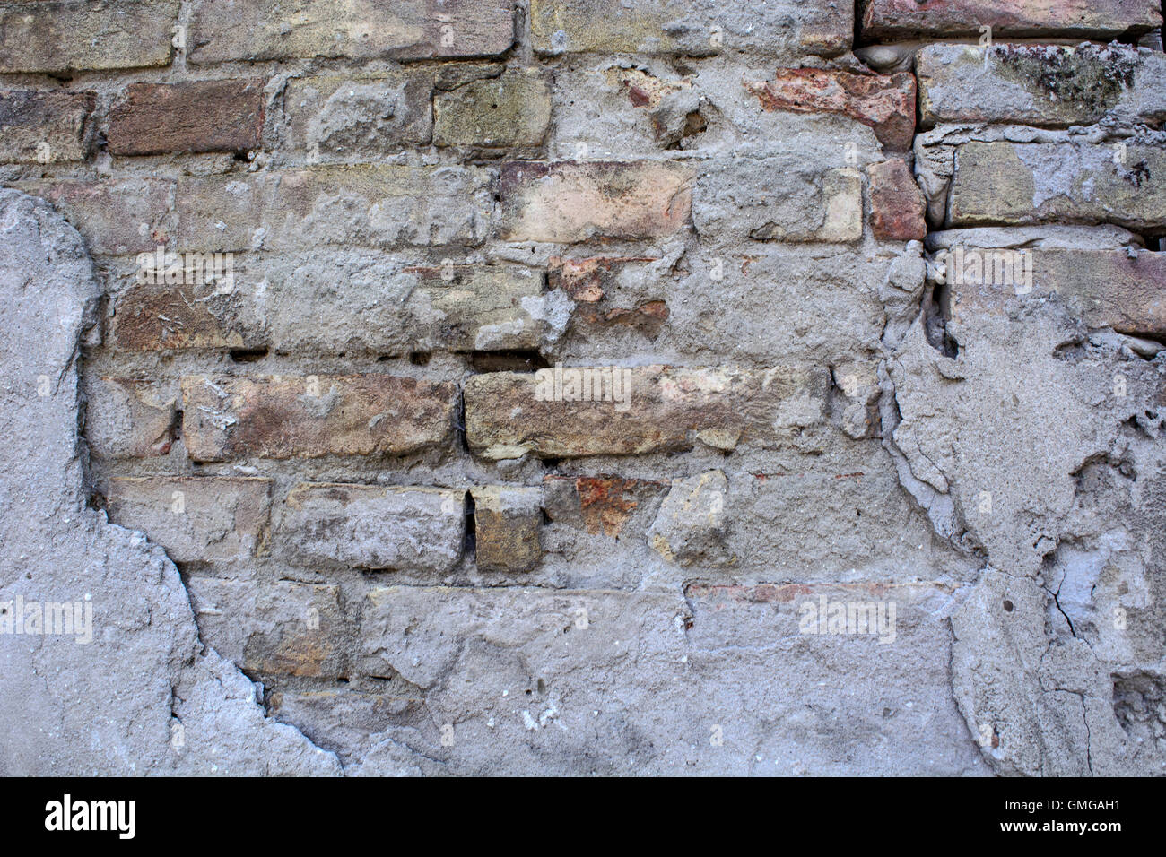 Dangerous and decrepit facade wall of the old house Stock Photo - Alamy