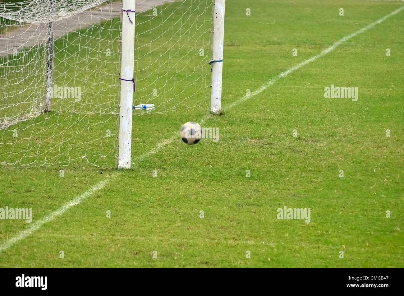 Empty goal hi-res stock photography and images - Alamy