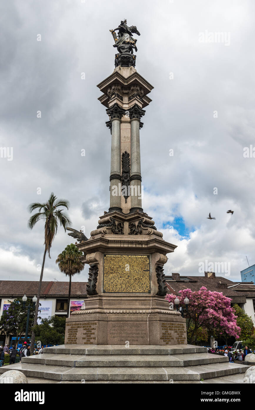 Heroes of the independence monument hi-res stock photography and images ...