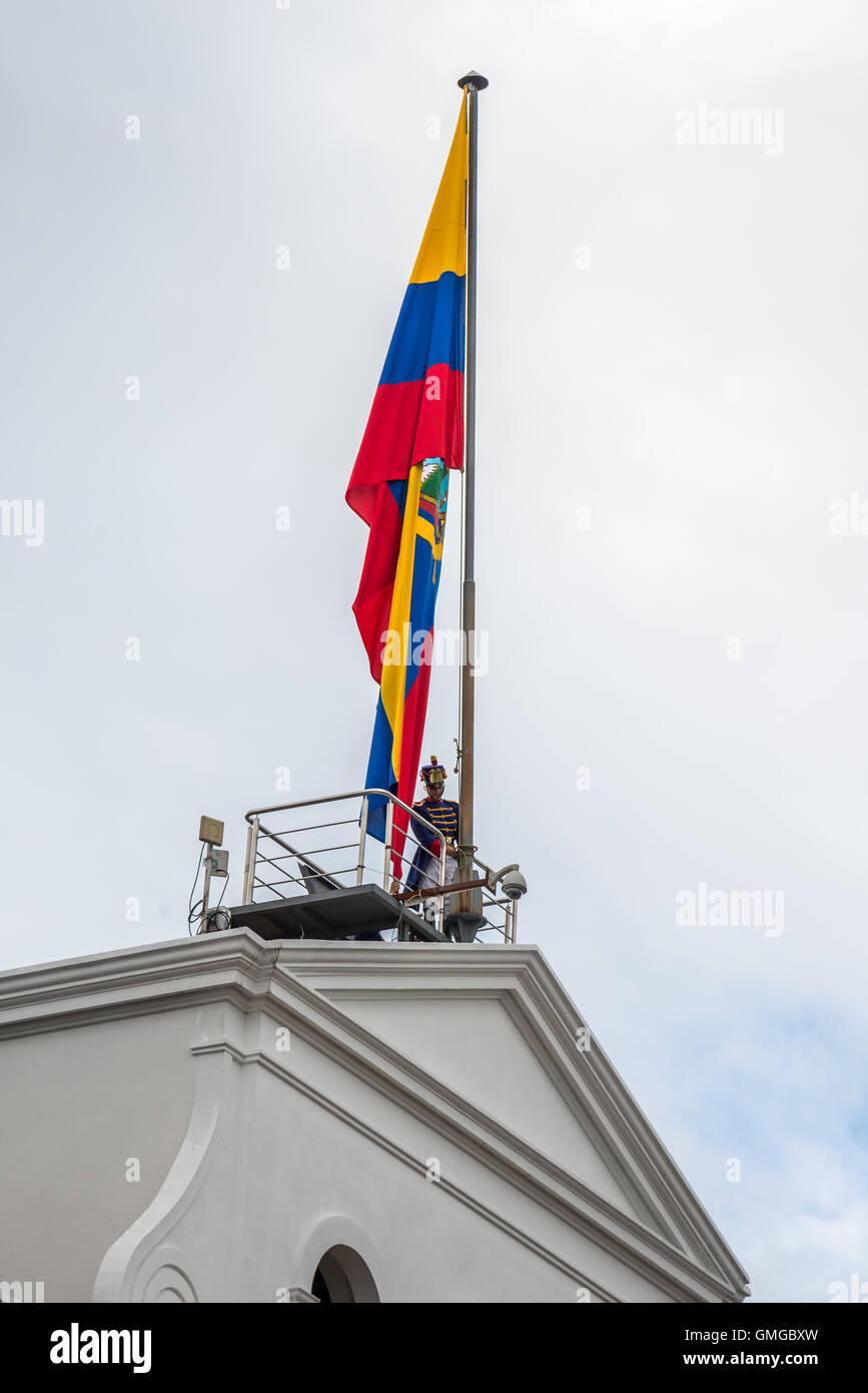 Lowering flag hi-res stock photography and images - Alamy