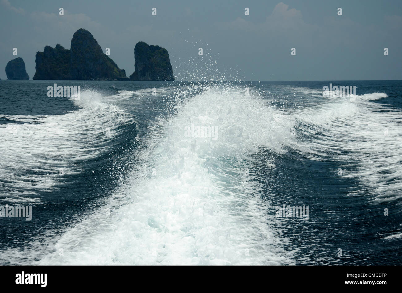 Ocean wake from cruise ship Stock Photo - Alamy