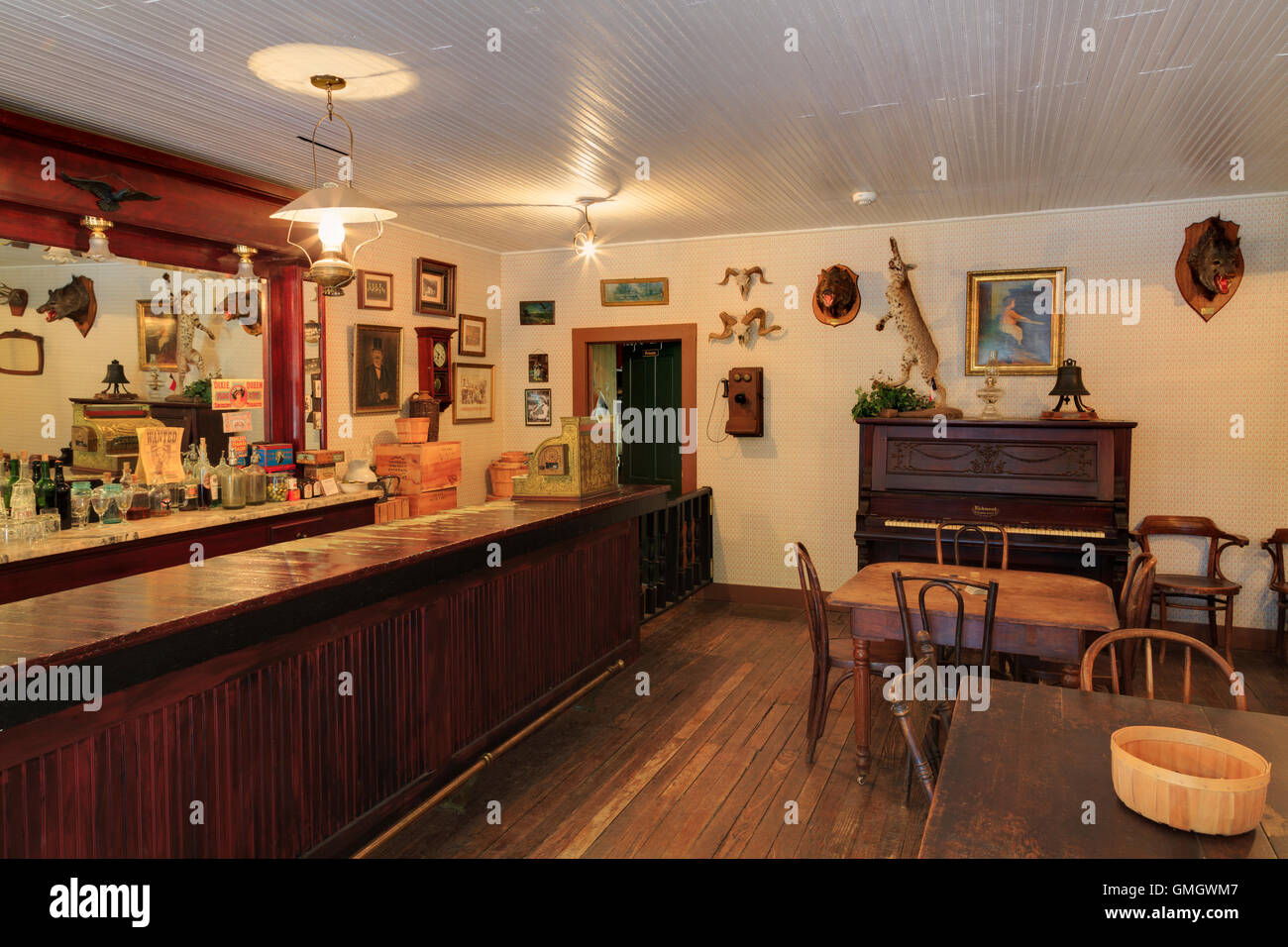 Texas saloon hi-res stock photography and images - Alamy