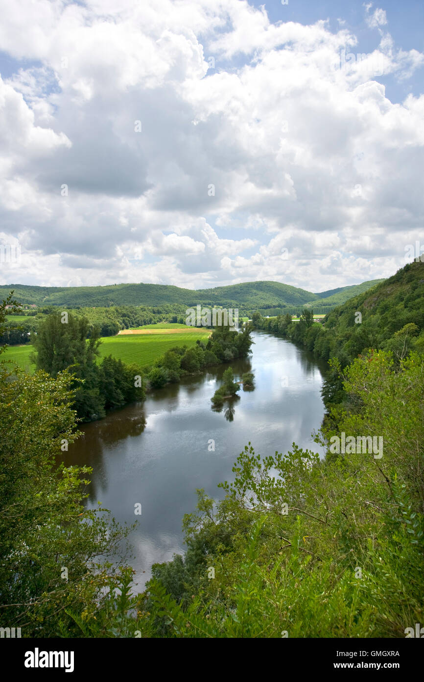 View of the rural River Lot in the picturesque Lot Valley near Cajarc ...