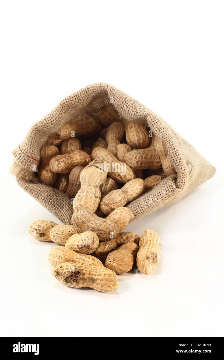 Peanut peanuts nut shell hi-res stock photography and images - Alamy
