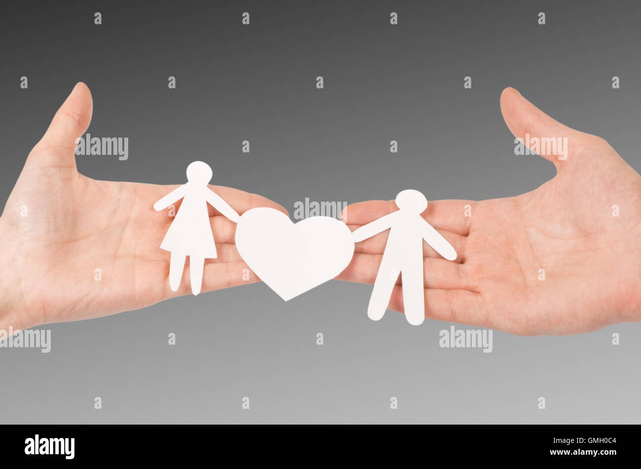 Cutout paper family Stock Photo - Alamy