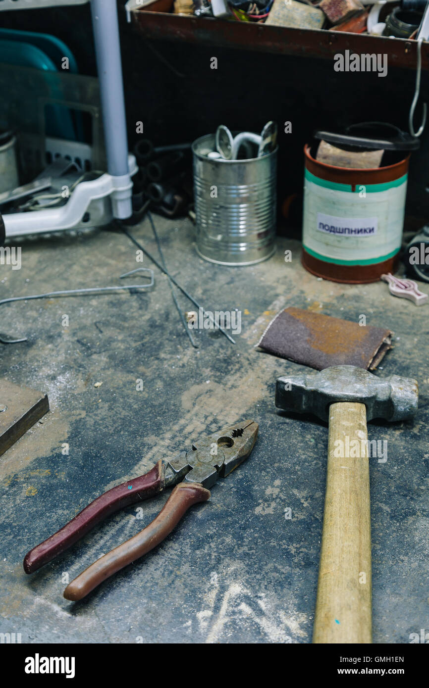 Measuring tool with metal bars on table Stock Photo - Alamy