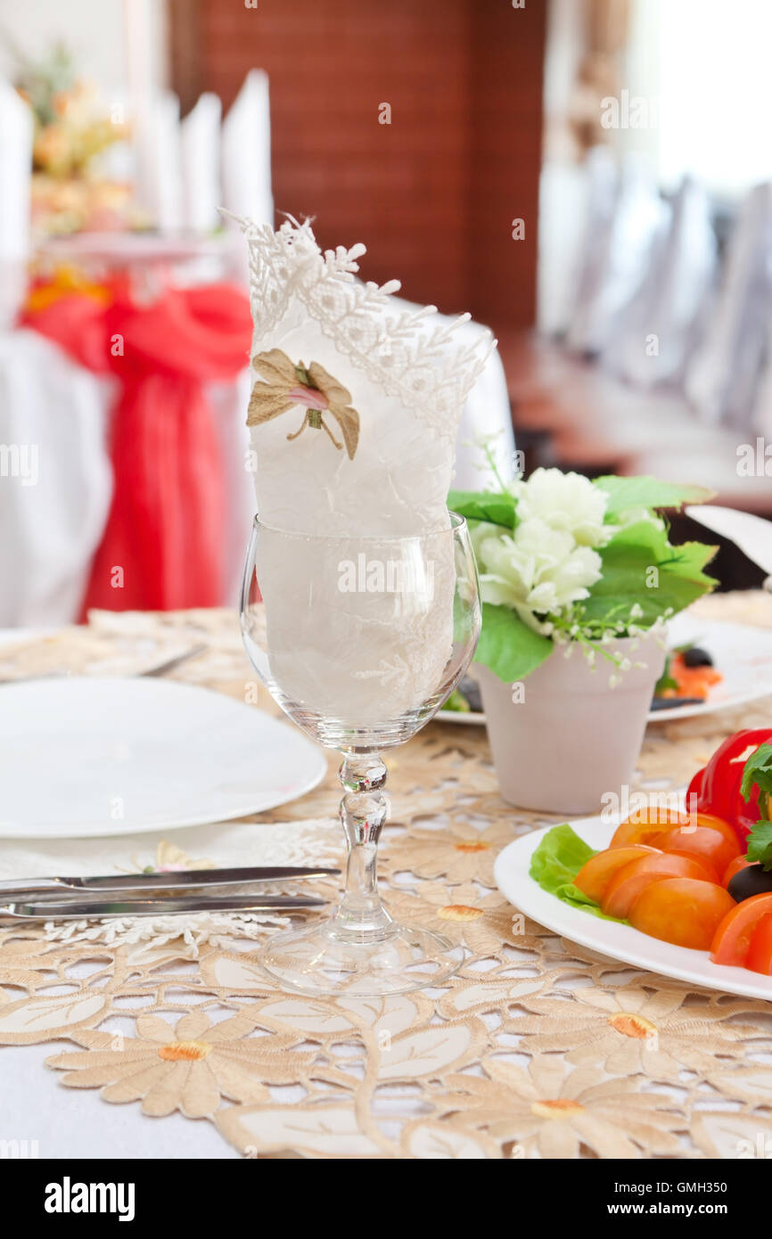 Wedding table setting Stock Photo - Alamy