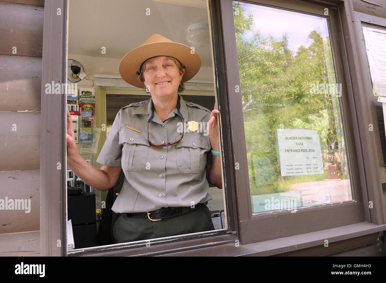 National park service ranger hi-res stock photography and images - Alamy