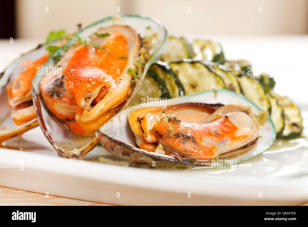 mussels with zucchini Stock Photo - Alamy