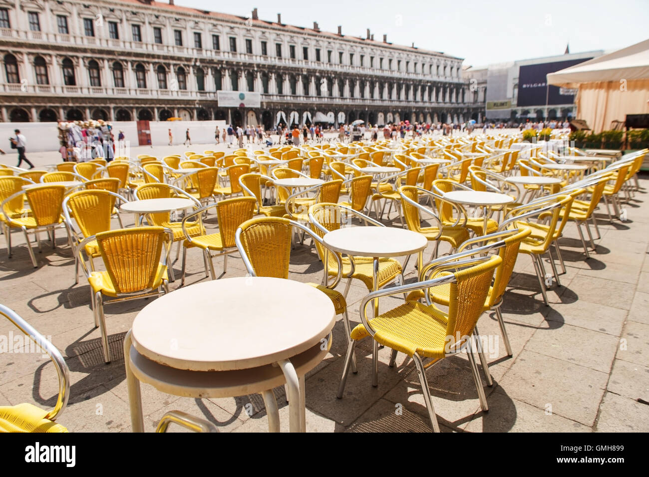 Rows of chairs and tables at the outdoor restaurant in Venice Stock ...