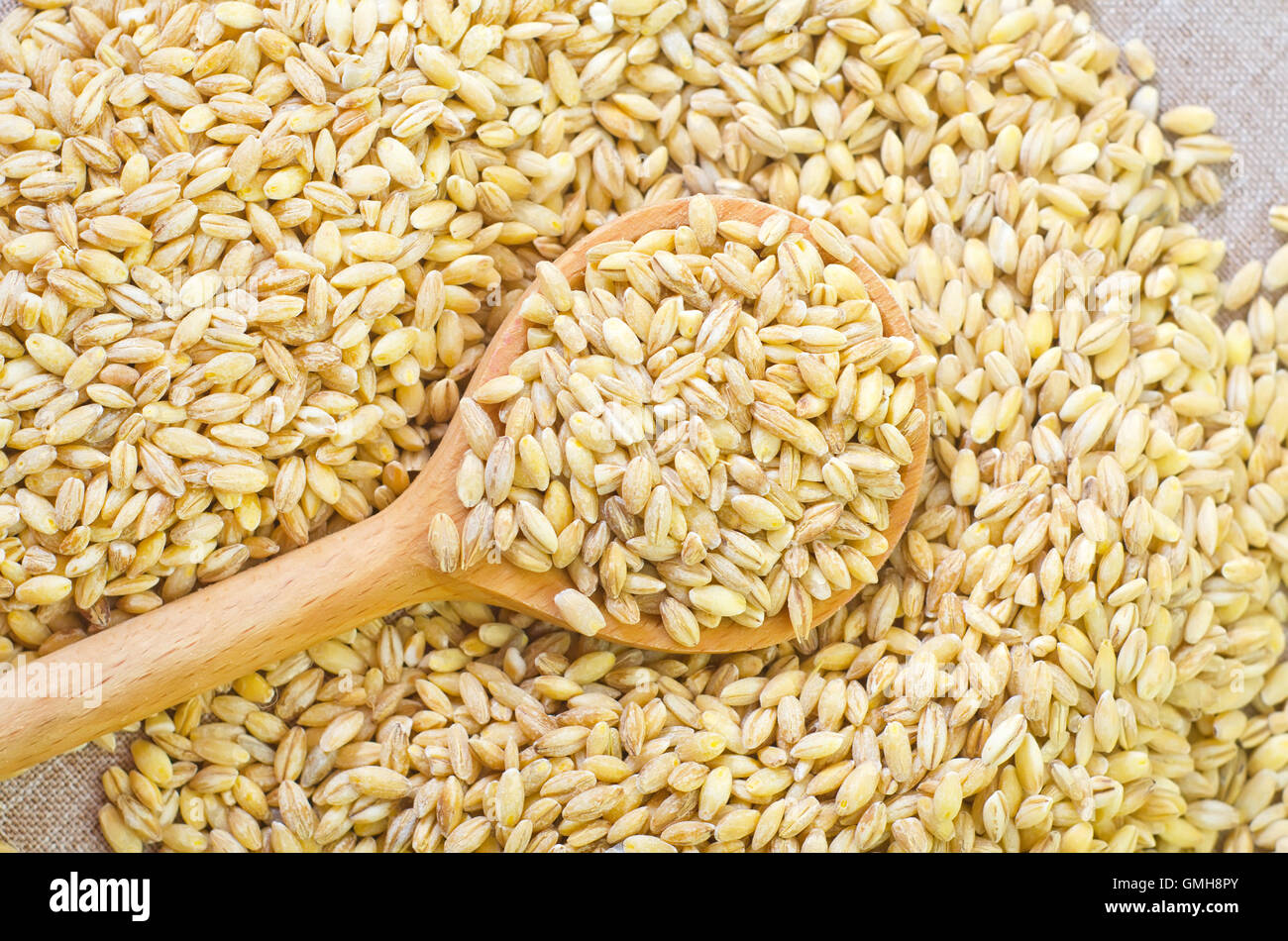 Pile of wheat crop hi-res stock photography and images - Alamy