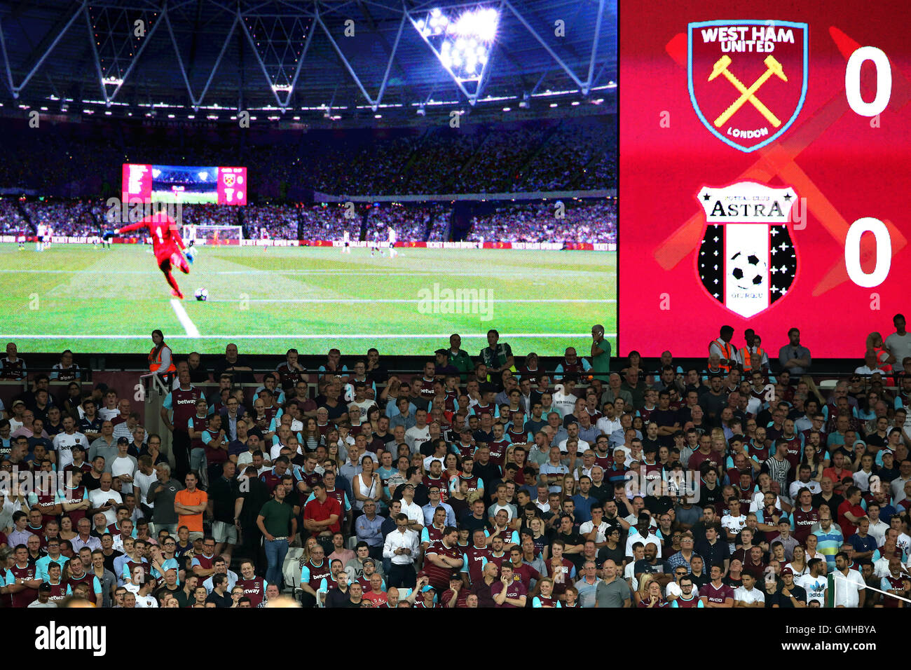 Stadium behind goal football hi-res stock photography and images - Alamy